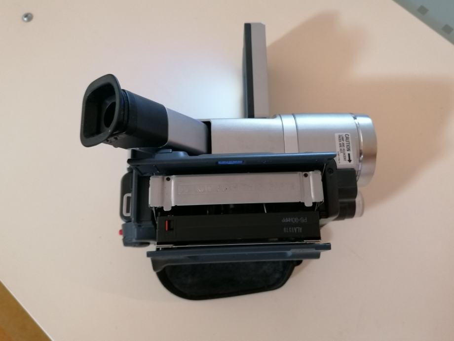 SONY Handycam CCD - TRV 408E Hi 8