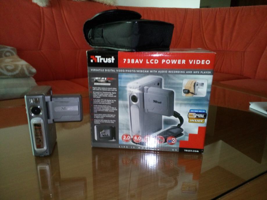 TRUST Lcd video camera -photo camera