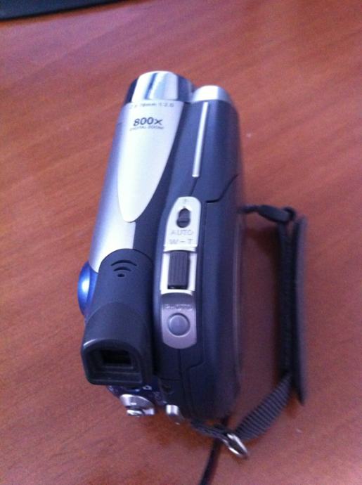 Video kamera, Canon dvd camcorder DC201, jako malo koristena
