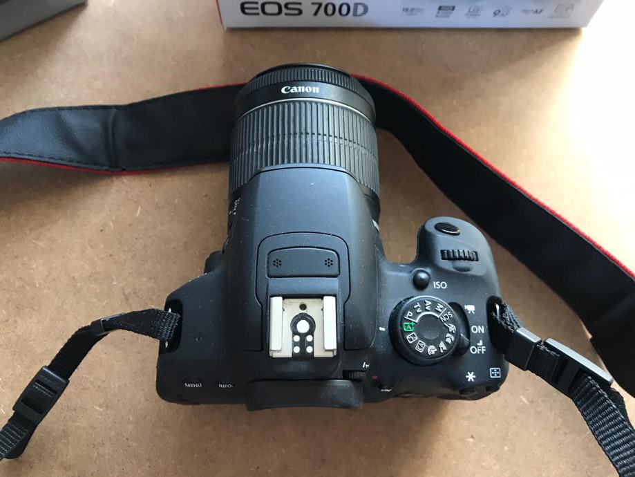 CANON EOS 700 D