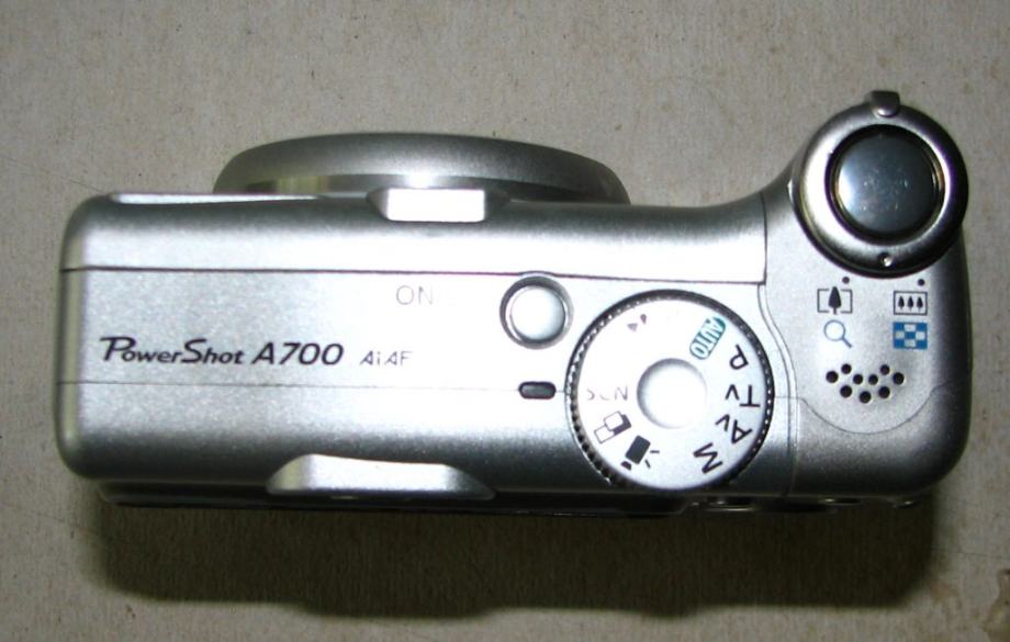 Canon PowerShot A700 (opticki zoom 6x)