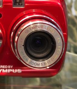 OLYMPUS FERRARI DIGITALNI FOTOAPARAT model 2003.R1/ RATE!