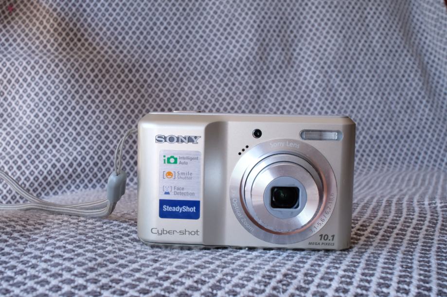 Sony Cyber-shot DSC-S2000