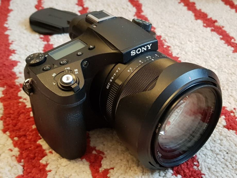 Sony RX10 IV 25x optički zoom 24-600mm DSC-RX10M4 2 baterije + UV