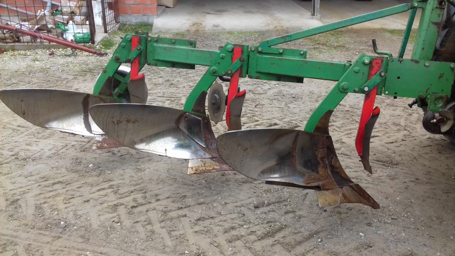 *DIJELOVI* Plug regent 3+1