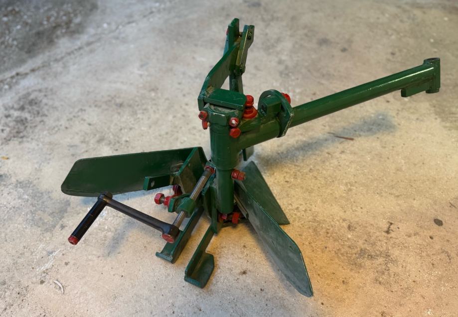 IMT 506 plug za oranje