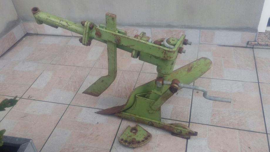 Plug za agriu imt 506