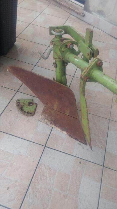 Plug za agriu imt 506