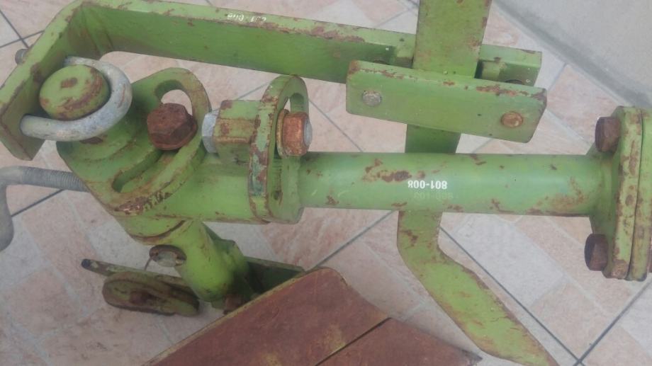 Plug za agriu imt 506