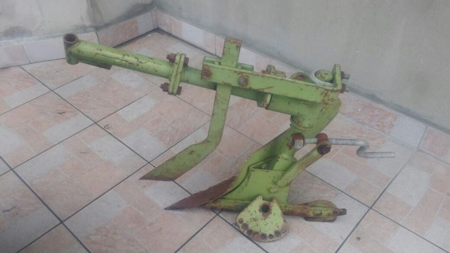 Plug za agriu imt 506