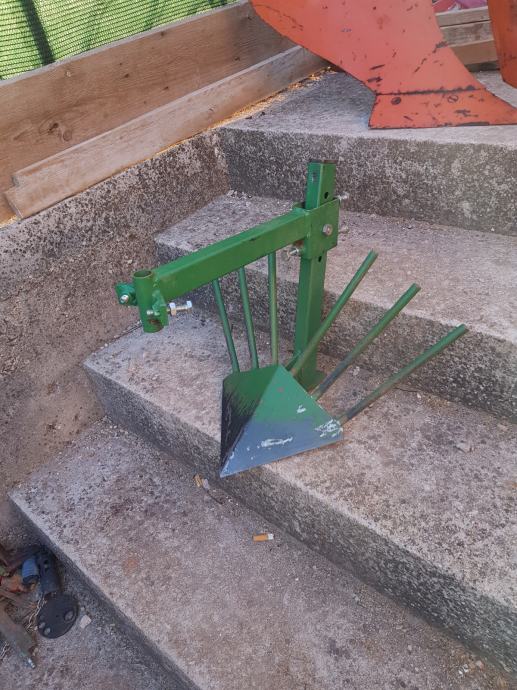 Plug za vađenje krumpira imt 506 Agria