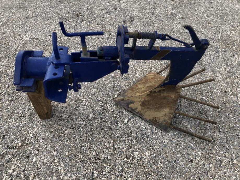 Plug, vadilica krumpira za motokultivator GOLDONI i LABIN PROGRES