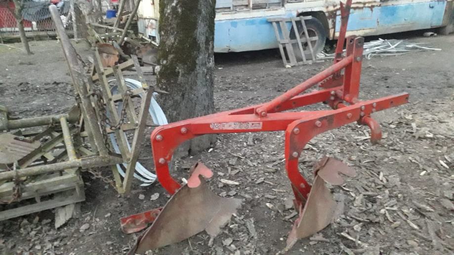 Prodajem dijelove pluga 12 coli visoki klirens