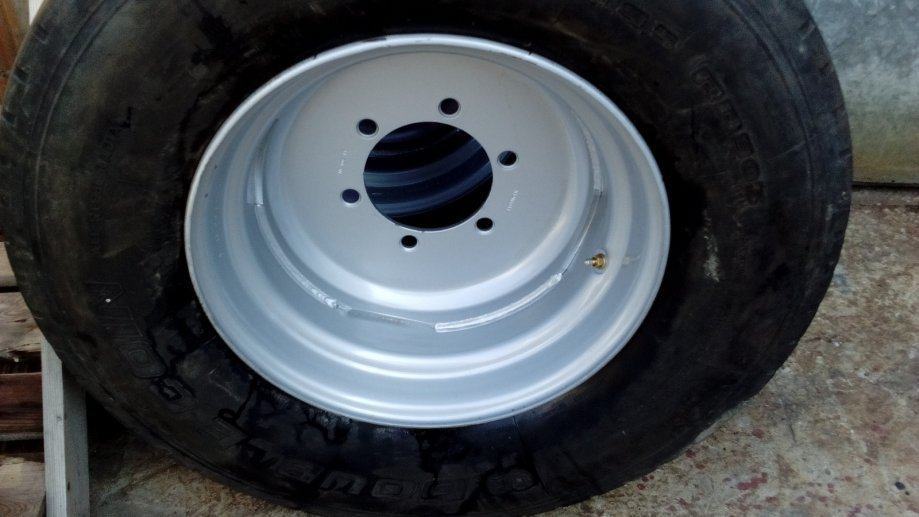 Kanđe za traktor 1kom - Istra - moguca zamjena