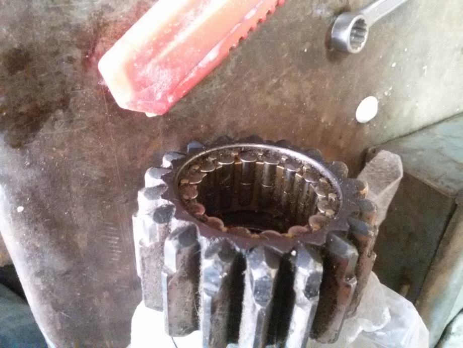 Spojna osovina za traktor Deutz 75 KS