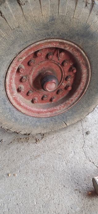 felge i gume za prikolicu 16 i 19.5 cola