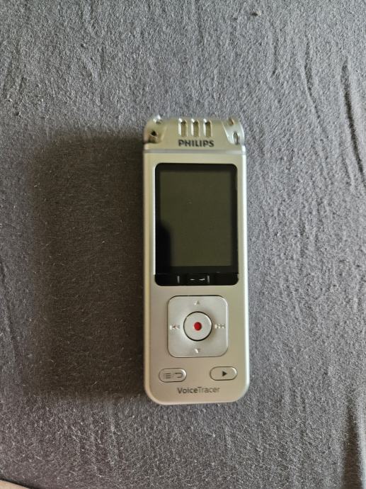Philips VoiceTracer DVT4110 Silver 2 LCD HiFi Mic 8GB Digital Voice R