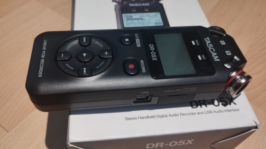 Tascam DR-05X ručni stereo snimač / diktafon
