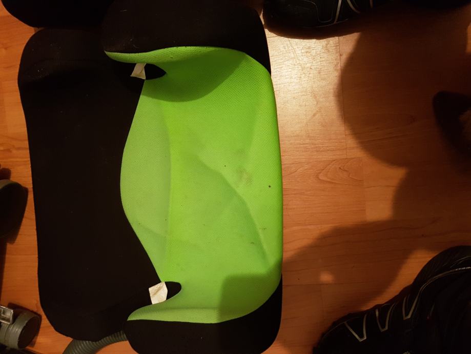 Buster sjedalo za auto