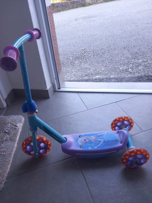 Dječji romobil Frozen