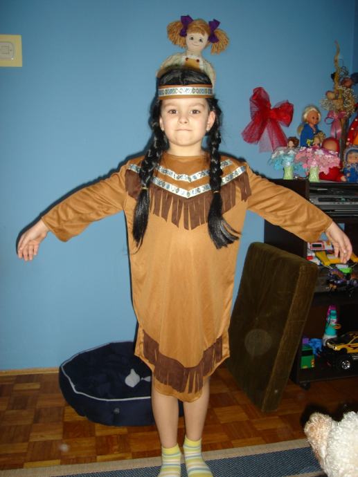 Prodajem dječji kostim za maškare indijanka 5-7 g.
