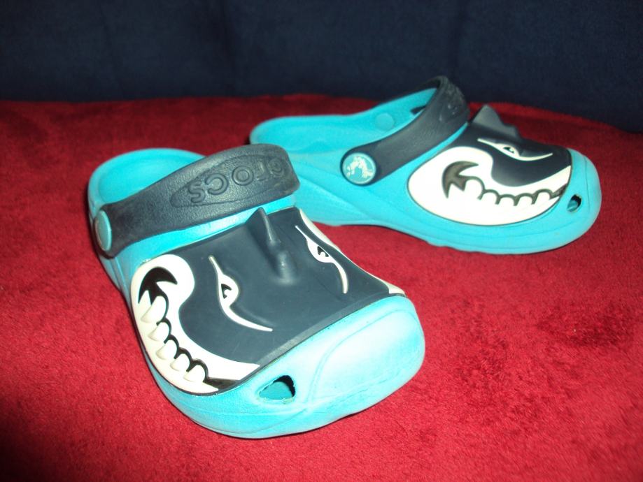 CROCS original- Shark- 90 kn (oko 18 cm)