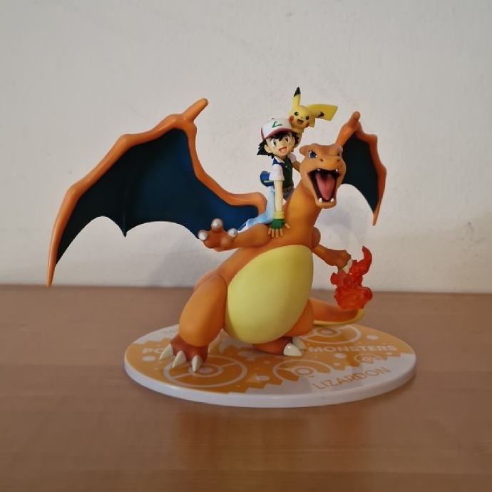 Charizard Ash Pikachu Figura