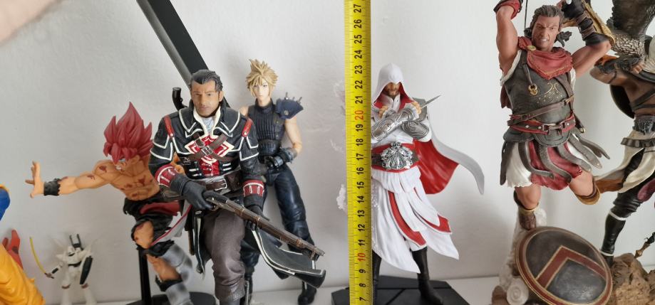 Figure Assassins Creed, Dragon Ball i FF7 Cloud