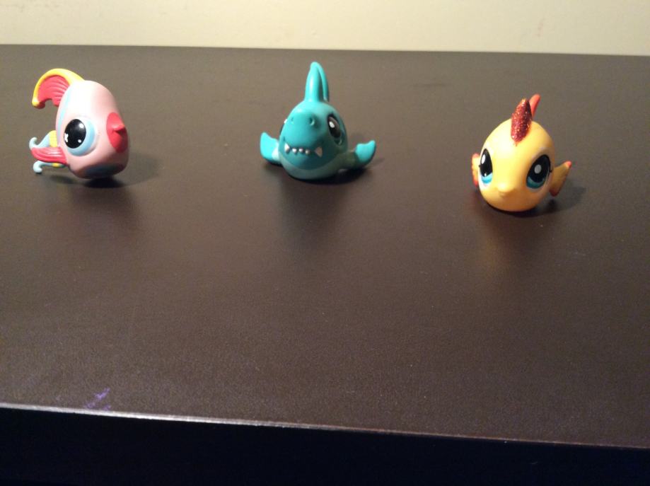 Littlest pet shop ( LPS ) figure