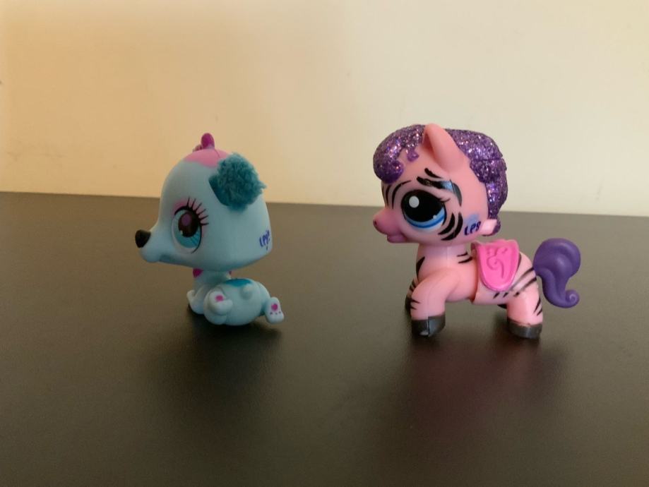 Littlest Pet Shop (LPS) figure: žirafa i polarni medvjed