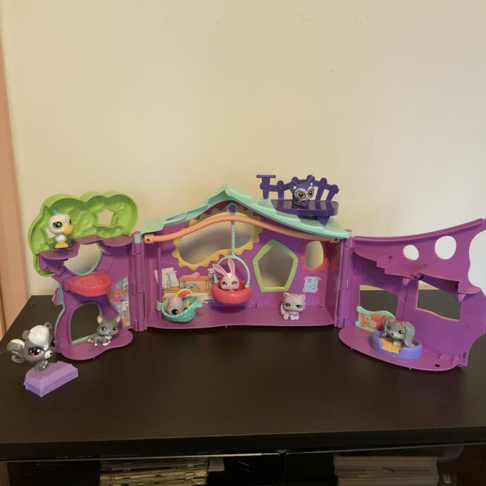 Littlest pet shop (LPS) kućica drvo-ljubičasta i 8 figura