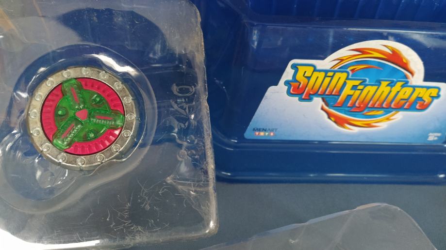 SPIN FIGHTERS pištolji, arena i dva dodatna zvrka