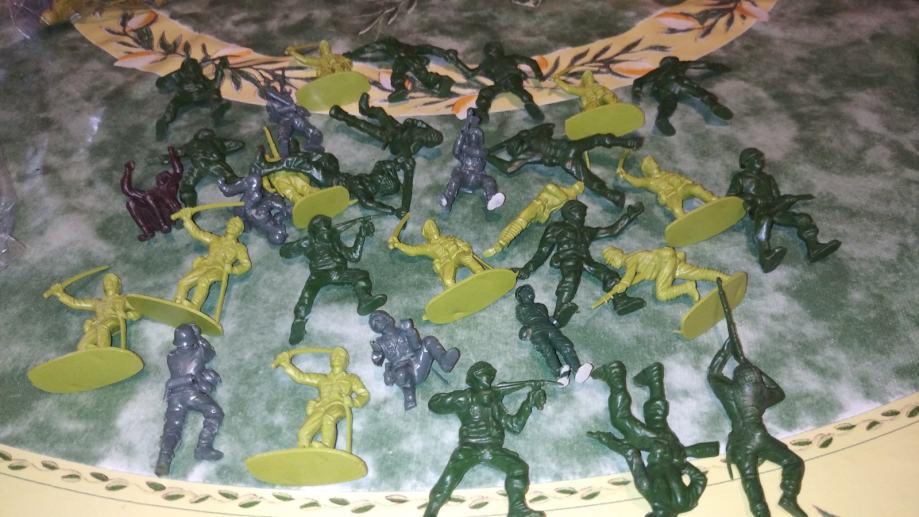 stari vojnici 30 kom.