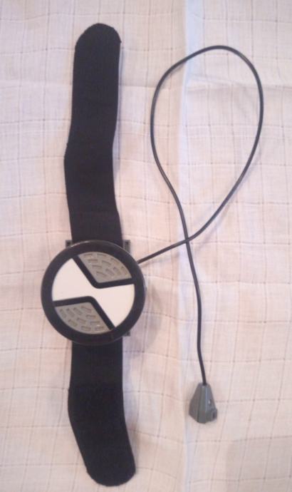 Ben 10 ten sat Omnitrix 4