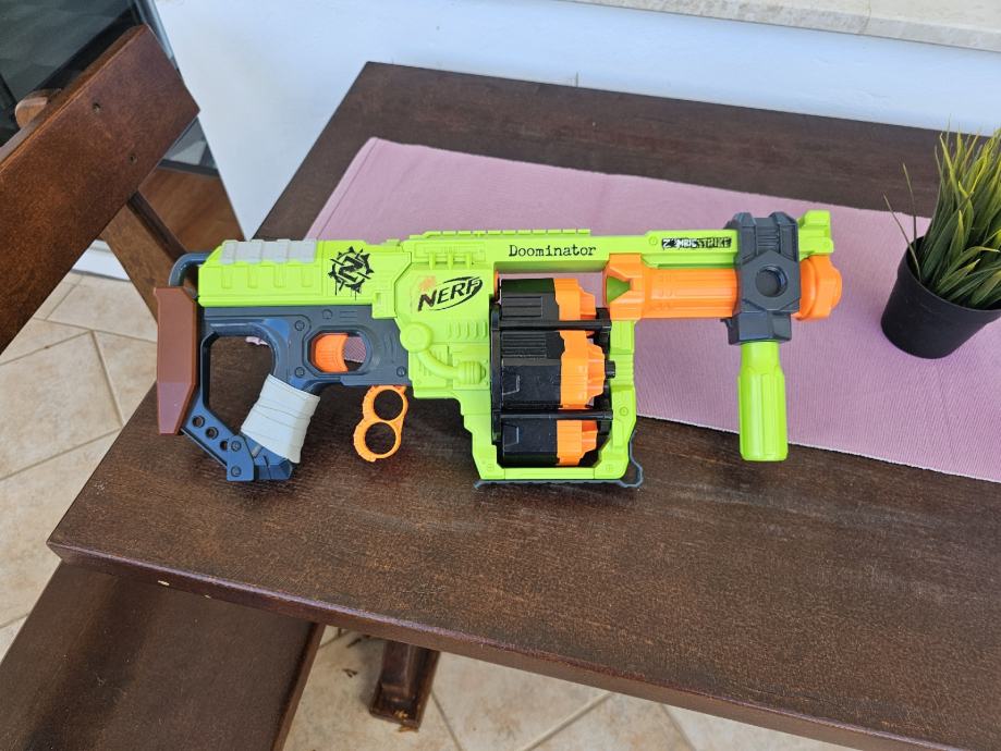 NERF Zombie Strike Doominator Blaster