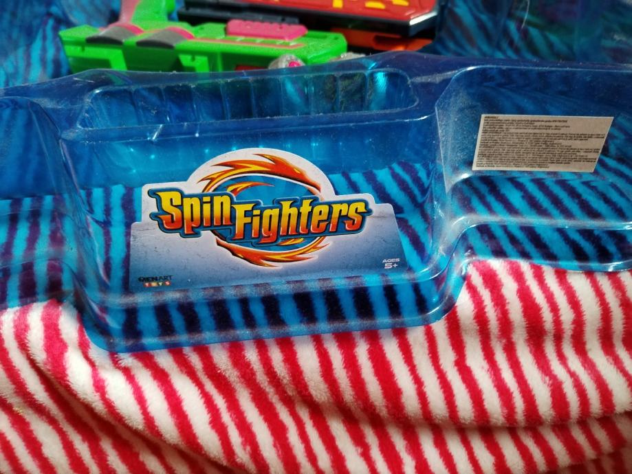 Spin fighter arena i 2 pištolja