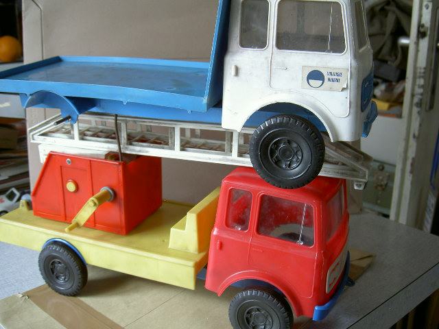 ALFA ROMEO LANCIA ZASTAVA MERCEDES FIAT MODELI STARI NOVI