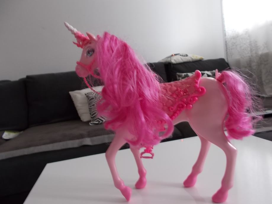 barbie konj jednoorog