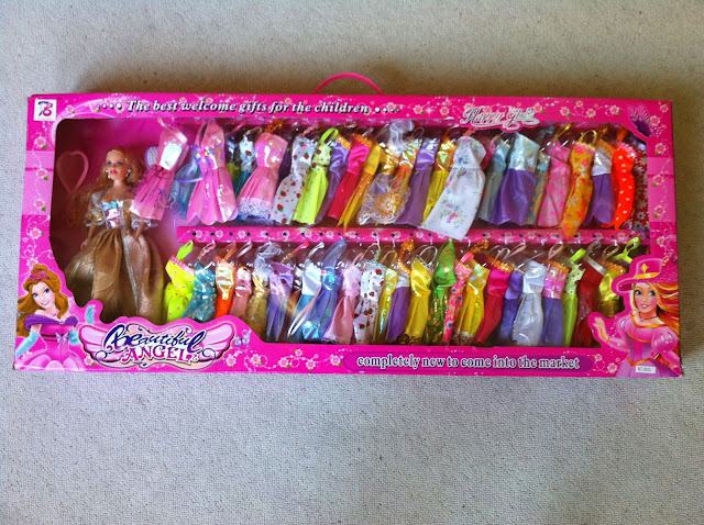 Barbie stil lutka i odjeca