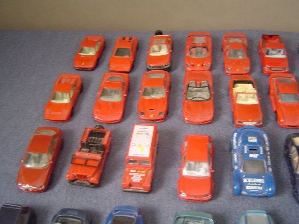 Burago automobili 1/43 53 komada Osijek