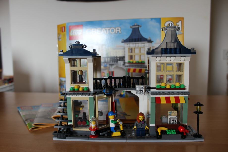 LEGO 31036 - Toy & Grocery Shop