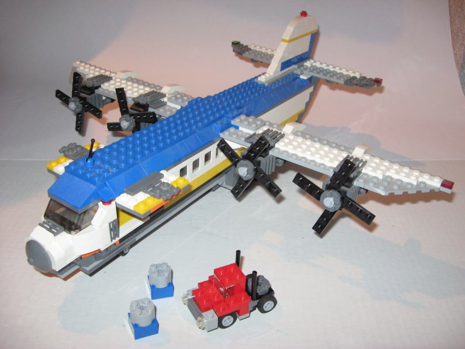 LEGO 4997 ------ Creator 3 u 1 ------ 1275 komada