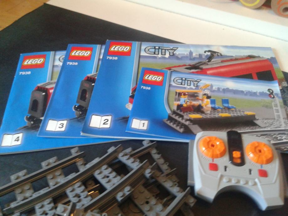 LEGO set Passenger train 7938 + switching tracks 7895 + straight 7499