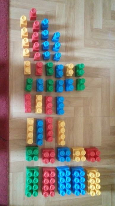 Plastične kocke za slaganje