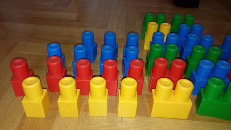 Plastične kocke za slaganje