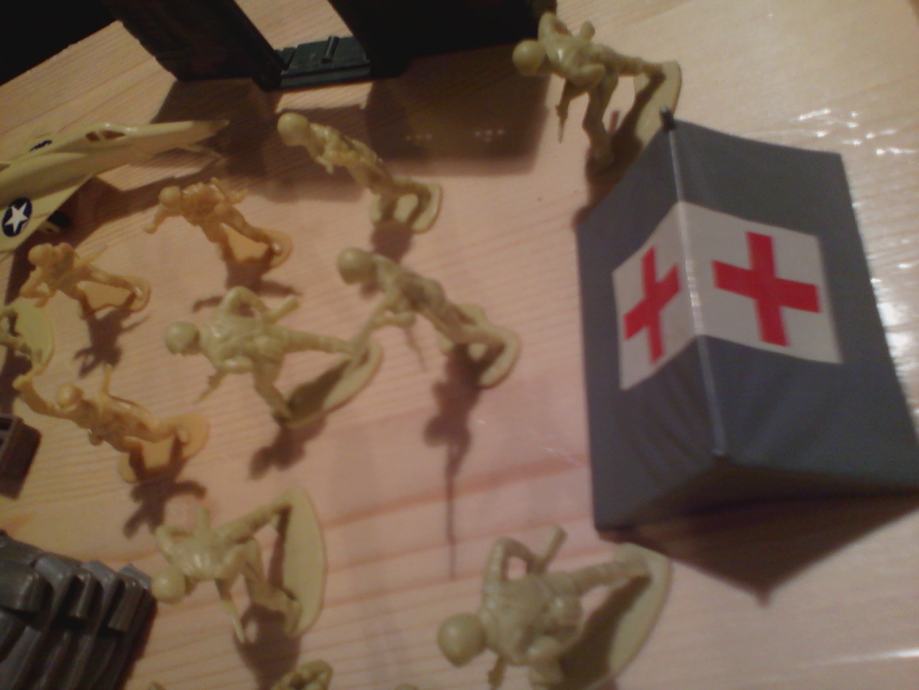 Plasticni vojnici s opremom 12 komada