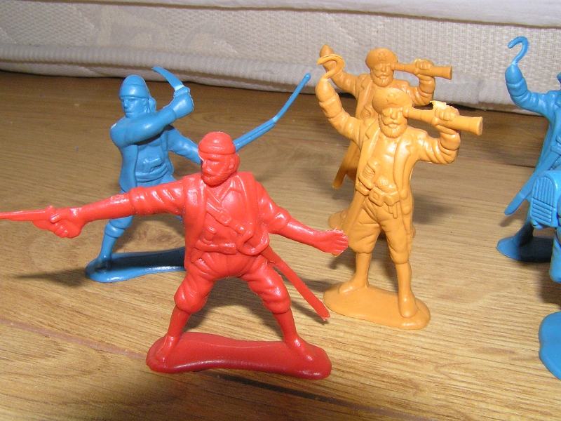 Vojnici, kauboji, indijanci, gusari i ronioci - male figurice