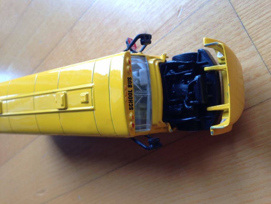 Žuti školski autobus