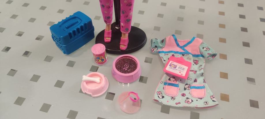 BARBIE MATTEL -veterinarka 11€