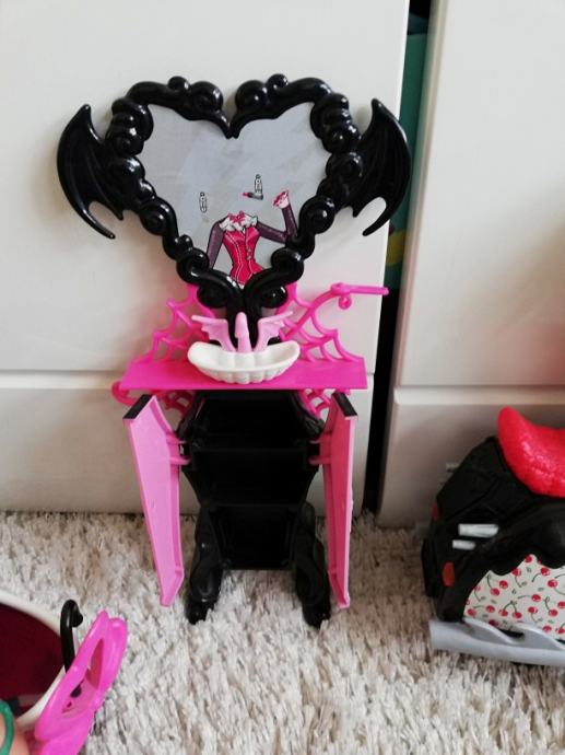 **Monster high set**